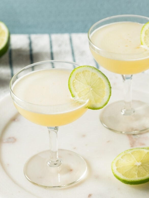 The Ultimate Gimlet Cocktail Recipe + 13 Gimlets With A Twist (2022)