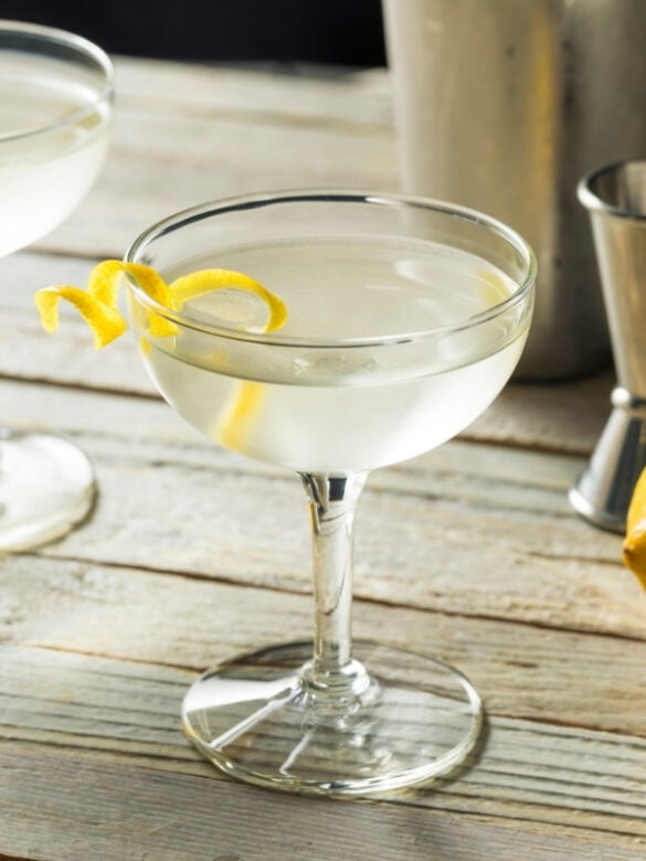 7 Classic British Cocktails + Recipes