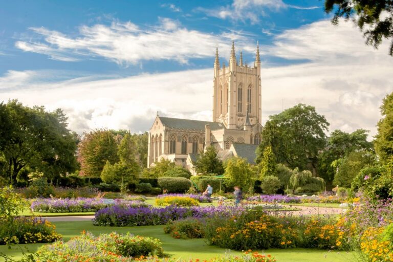 12 BEST Day Trips From Cambridge, England (2022 Guide)